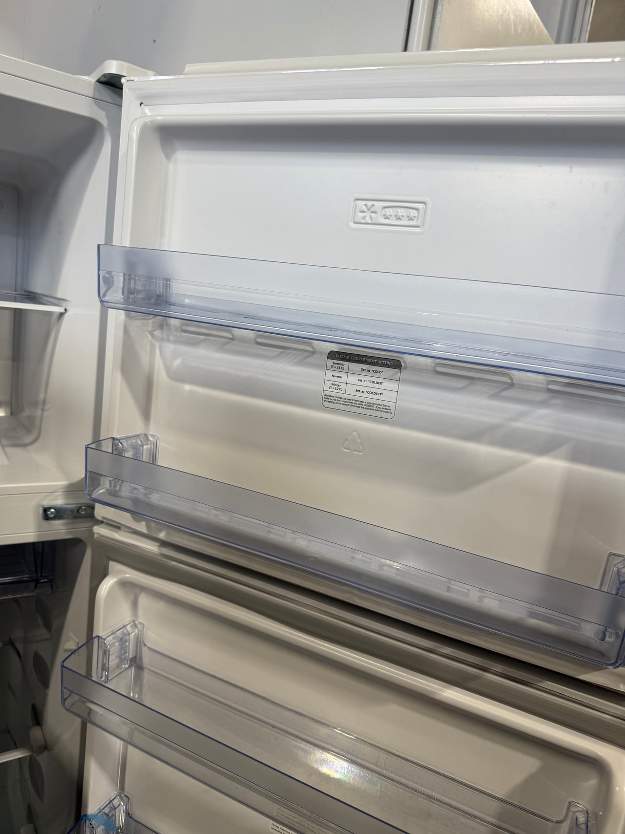 Factory second TCL 415 L Top Mount Refrigerator – Model: P454TMW (White