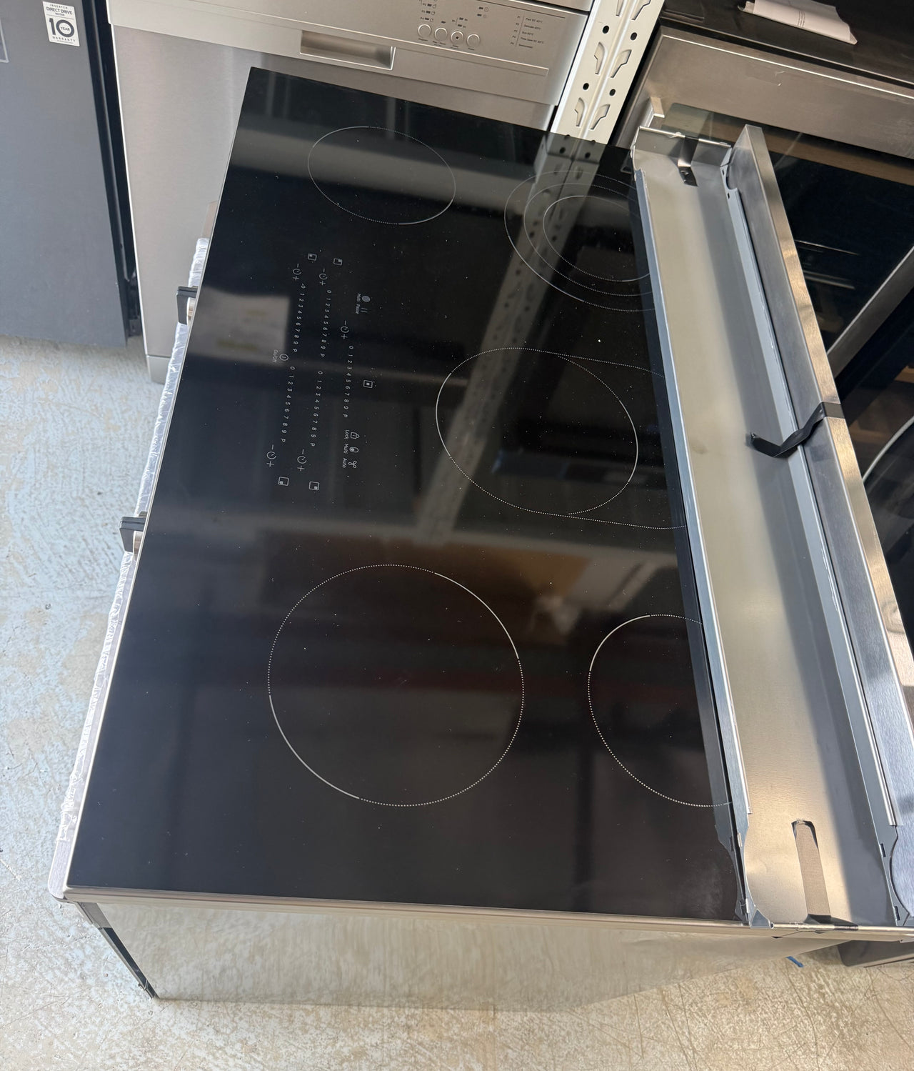 Factory second Westinghouse WFE9546SD 90cm Electric Freestanding Cooker ...
