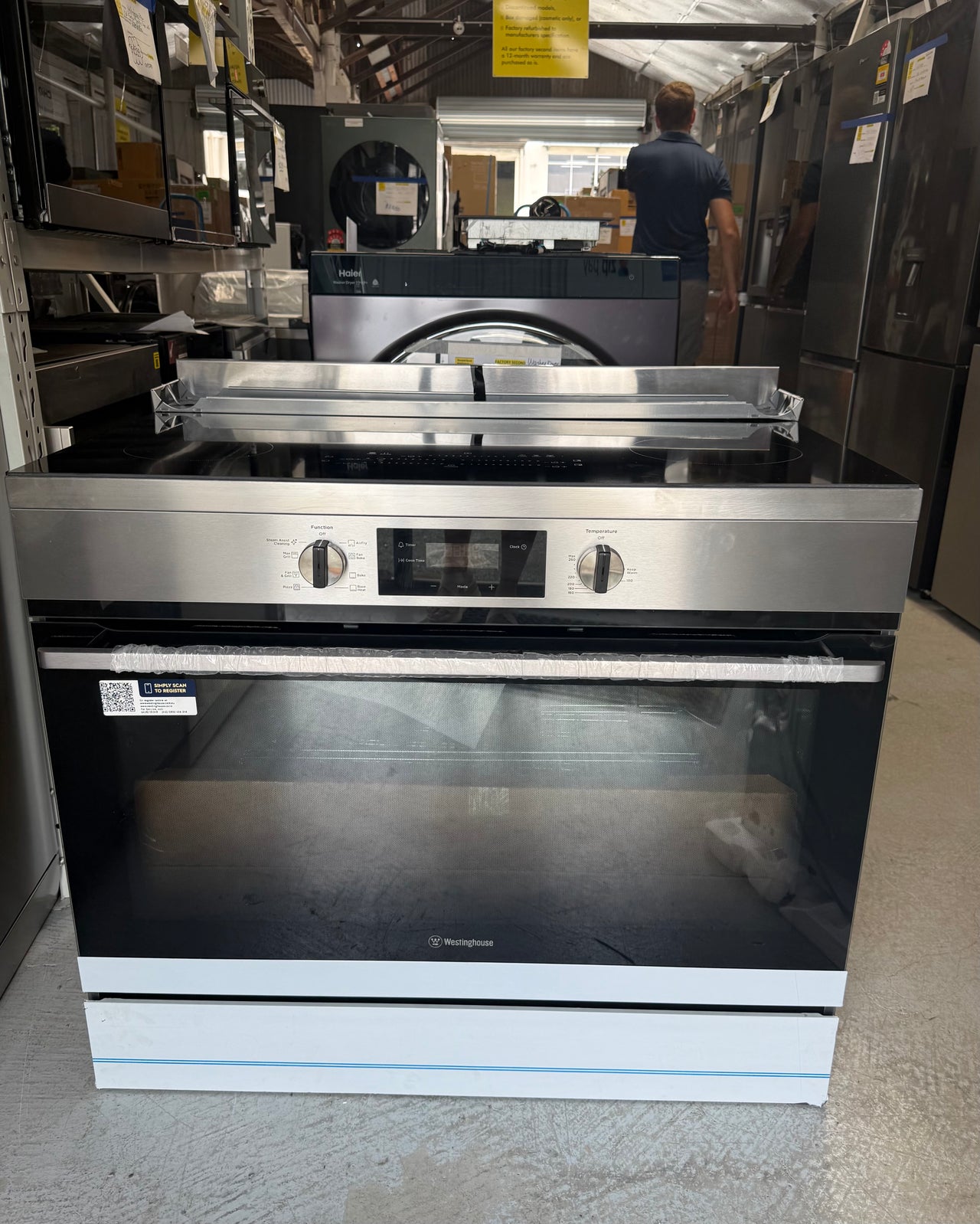 Factory second Westinghouse WFE9546SD 90cm Electric Freestanding Cooker ...